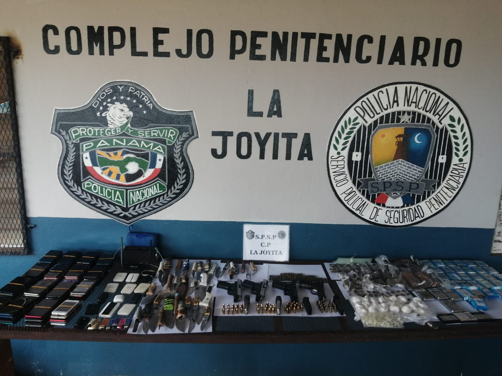 DECOMISAN ARTÍCULOS PROHIBIDOS, TRAS REQUISA EN LA JOYITA